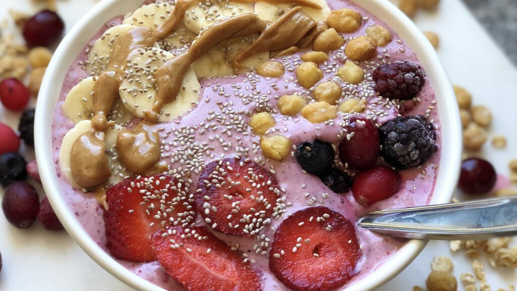Smoothie Bowl vs Smoothie: What’s the Difference | Easy Home Meals